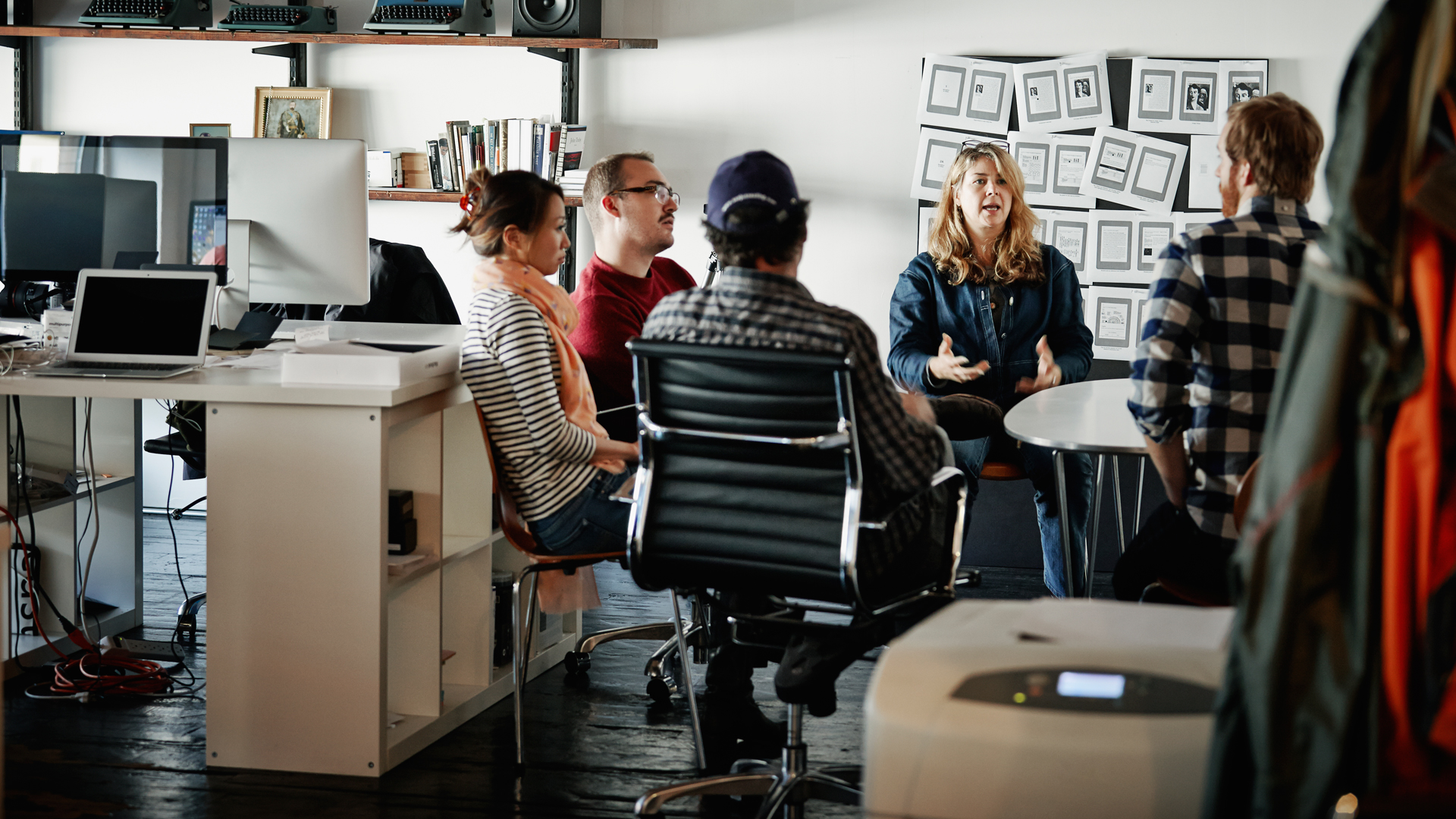 How Women Leaders Emerge From Leaderless Groups | Fast Company